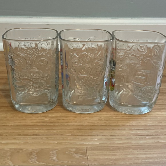 Disney | Dining | Mickey Mouse Square Mcdonalds 200s Glass Cups Set Of ...